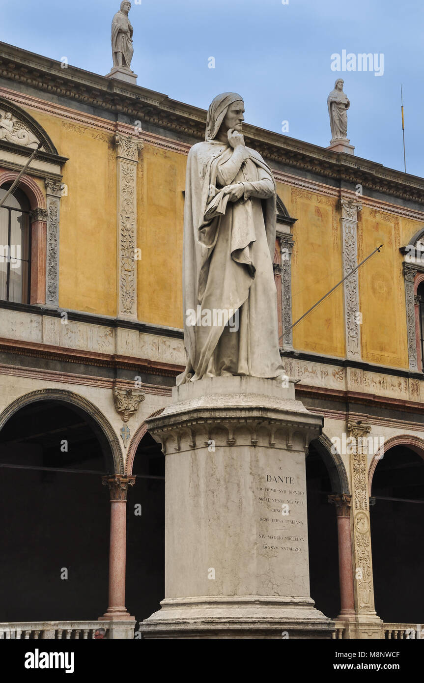 Renaissance Dante Alighieri statue in Verona, North Italy Stock Photo ...