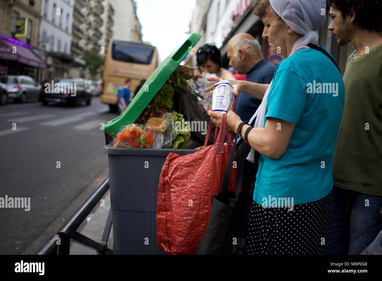 Poor people searching waste hi-res stock photography and images - Alamy