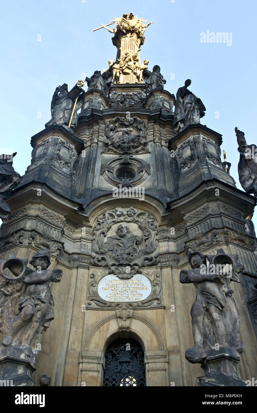 Column cross hi-res stock photography and images - Alamy