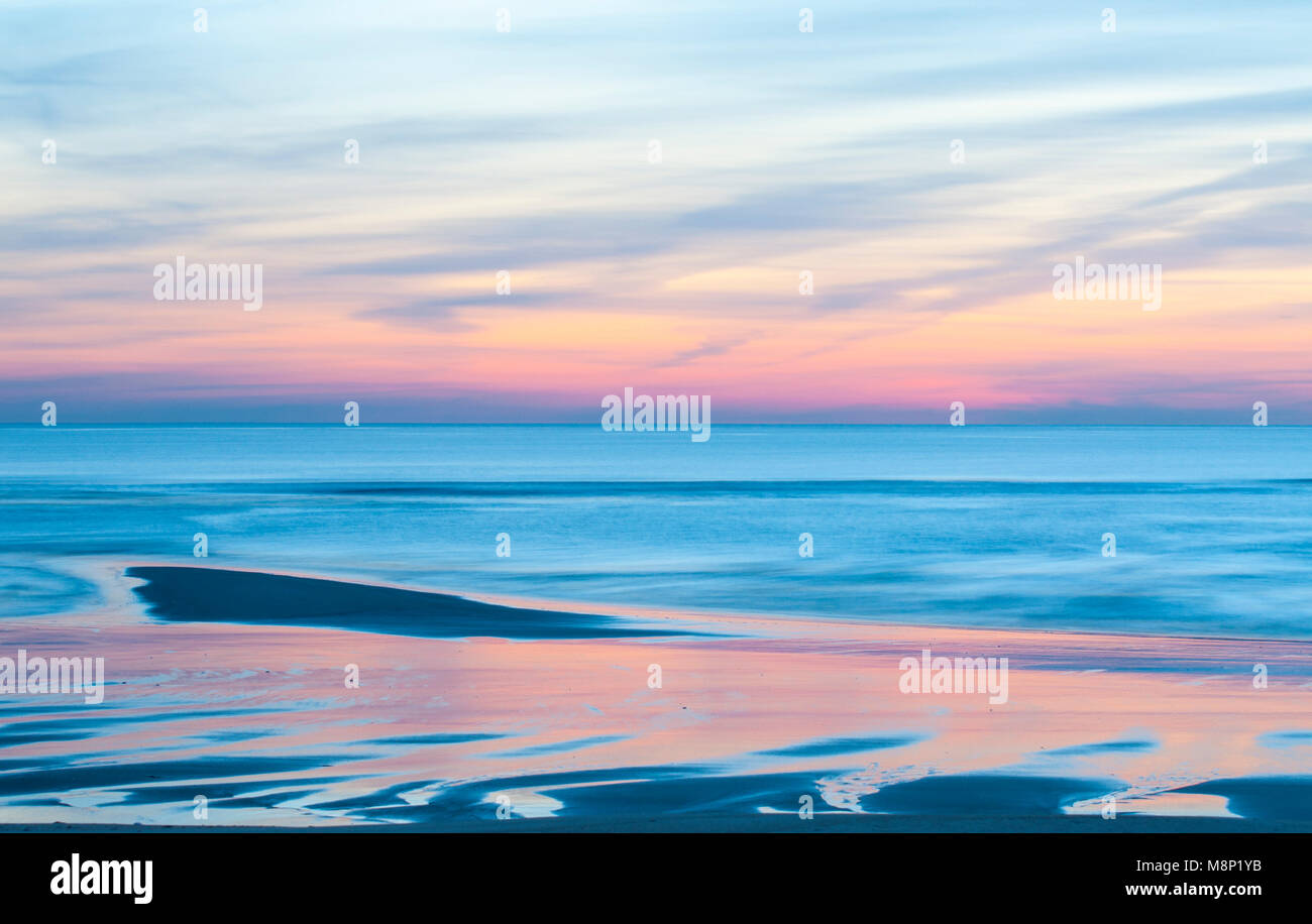 Early morning sunrise showing off these pastel colors Stock Photo - Alamy