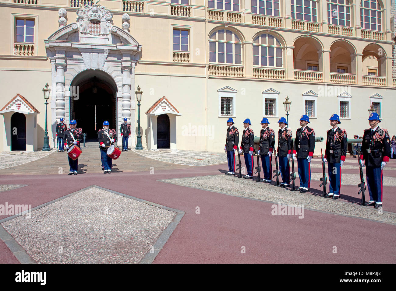 Changing of the guard, Palace Guards at Palais Princier, Princes Palace ...