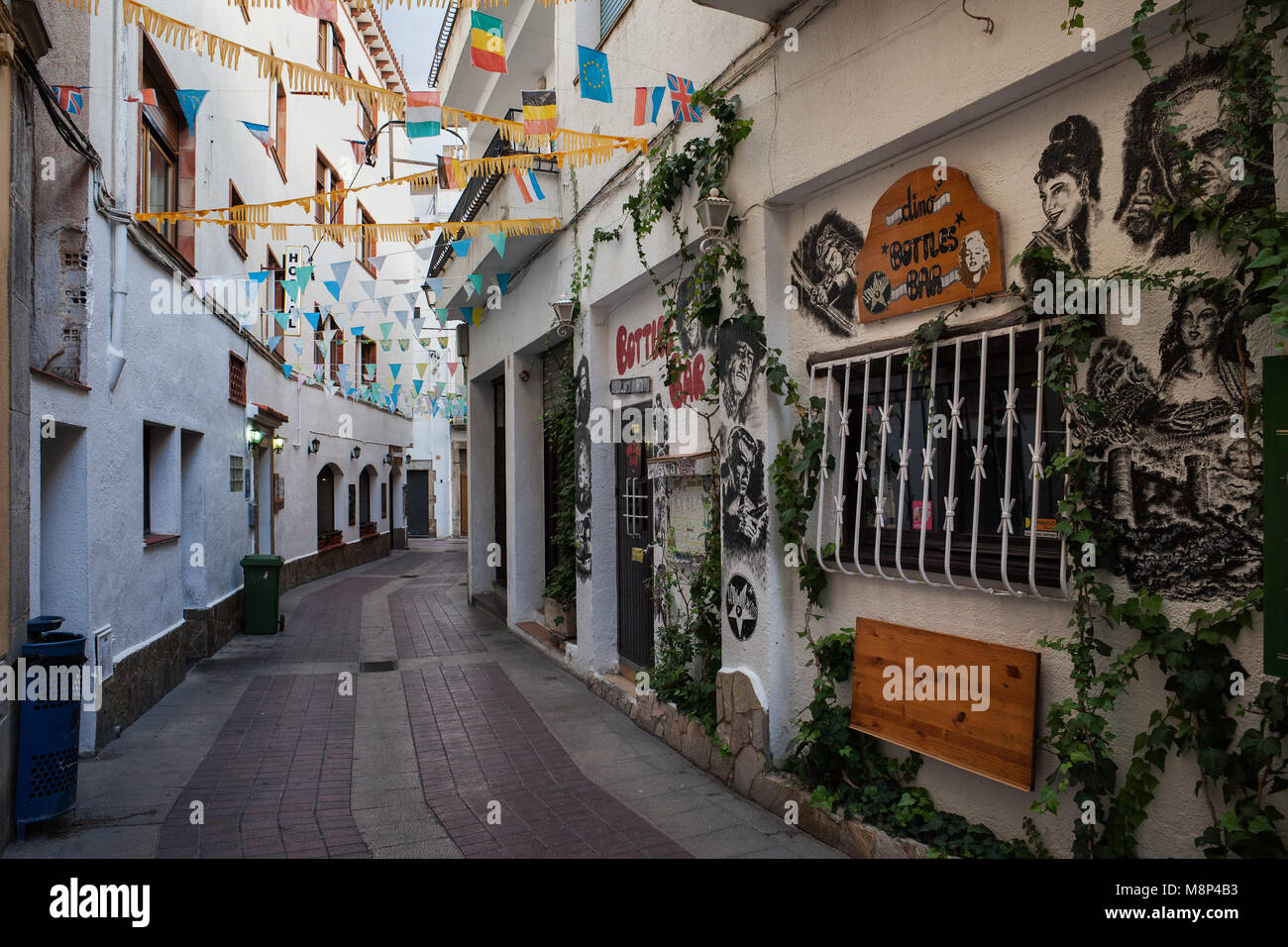 Bottles in the street hi-res stock photography and images - Alamy