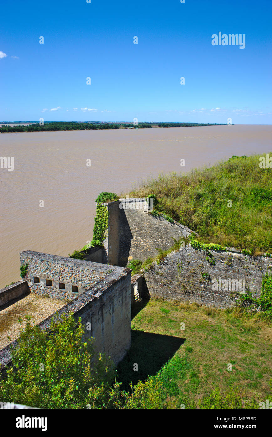 Blaye france winter hi-res stock photography and images - Alamy