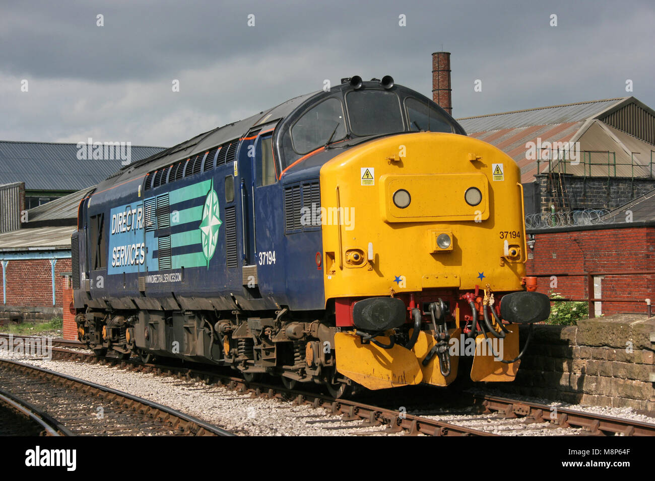 Class 37 37194 at the Keighley and Worth Valley Railway, West Yorkshire ...