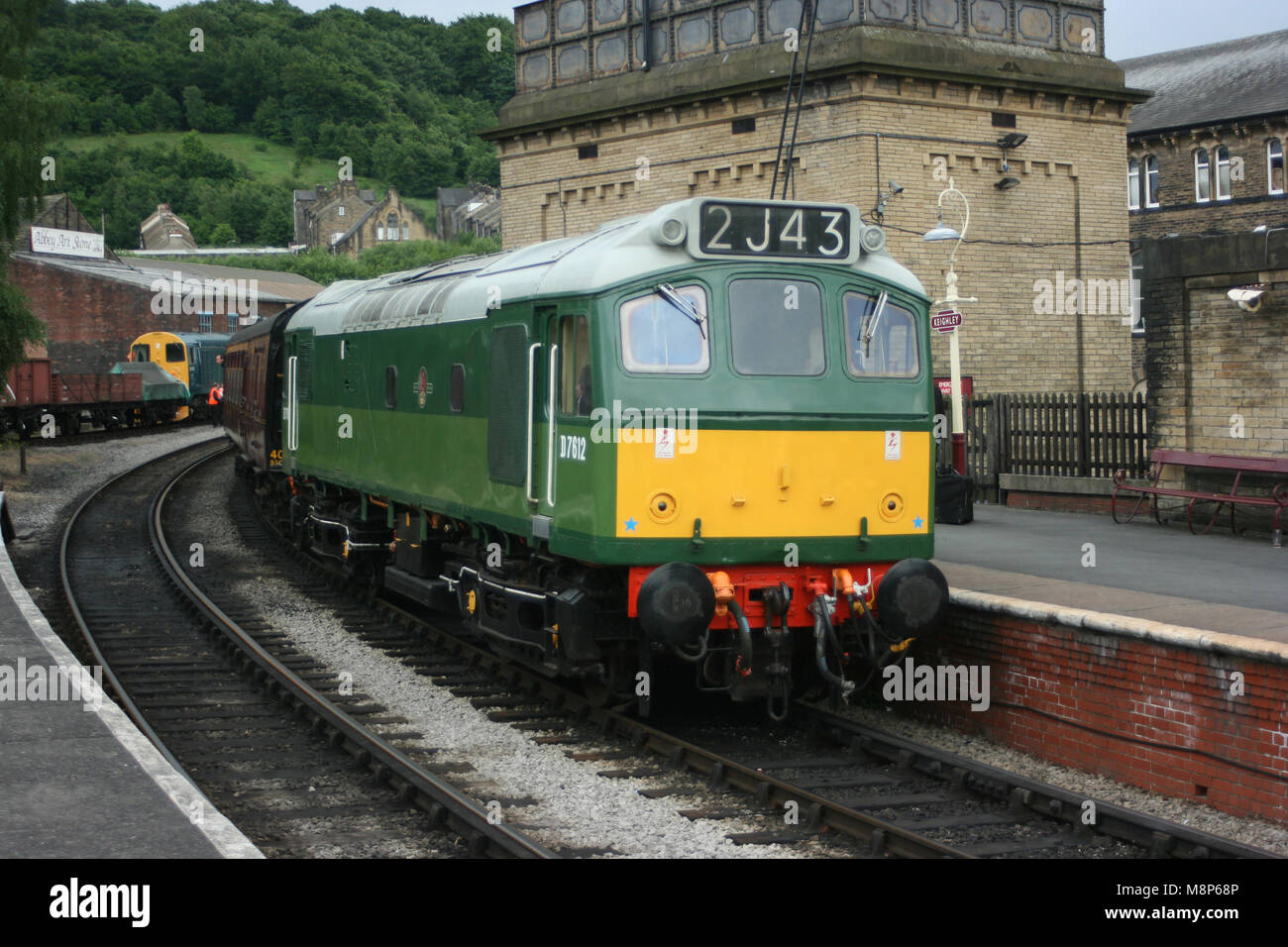 Class 25 diesel locomotive hi-res stock photography and images - Alamy