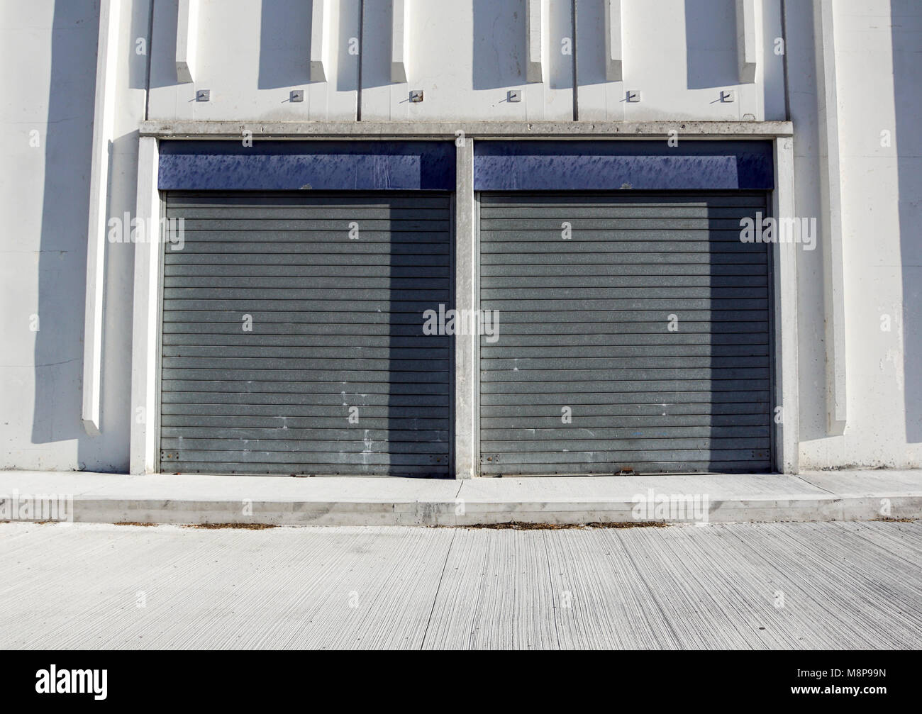 Modern warehouse building hi-res stock photography and images - Alamy