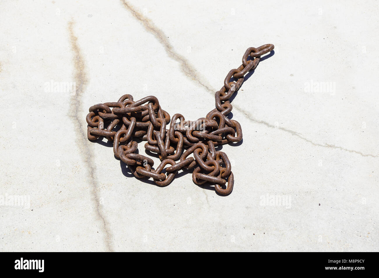 Old chain hi-res stock photography and images - Alamy
