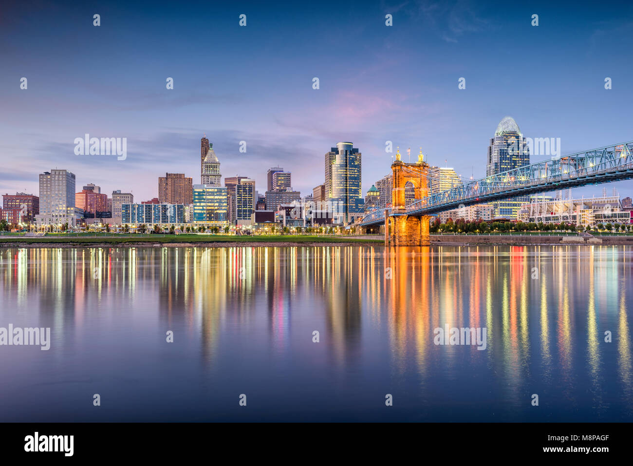 Cincinnati skyline hi-res stock photography and images - Alamy