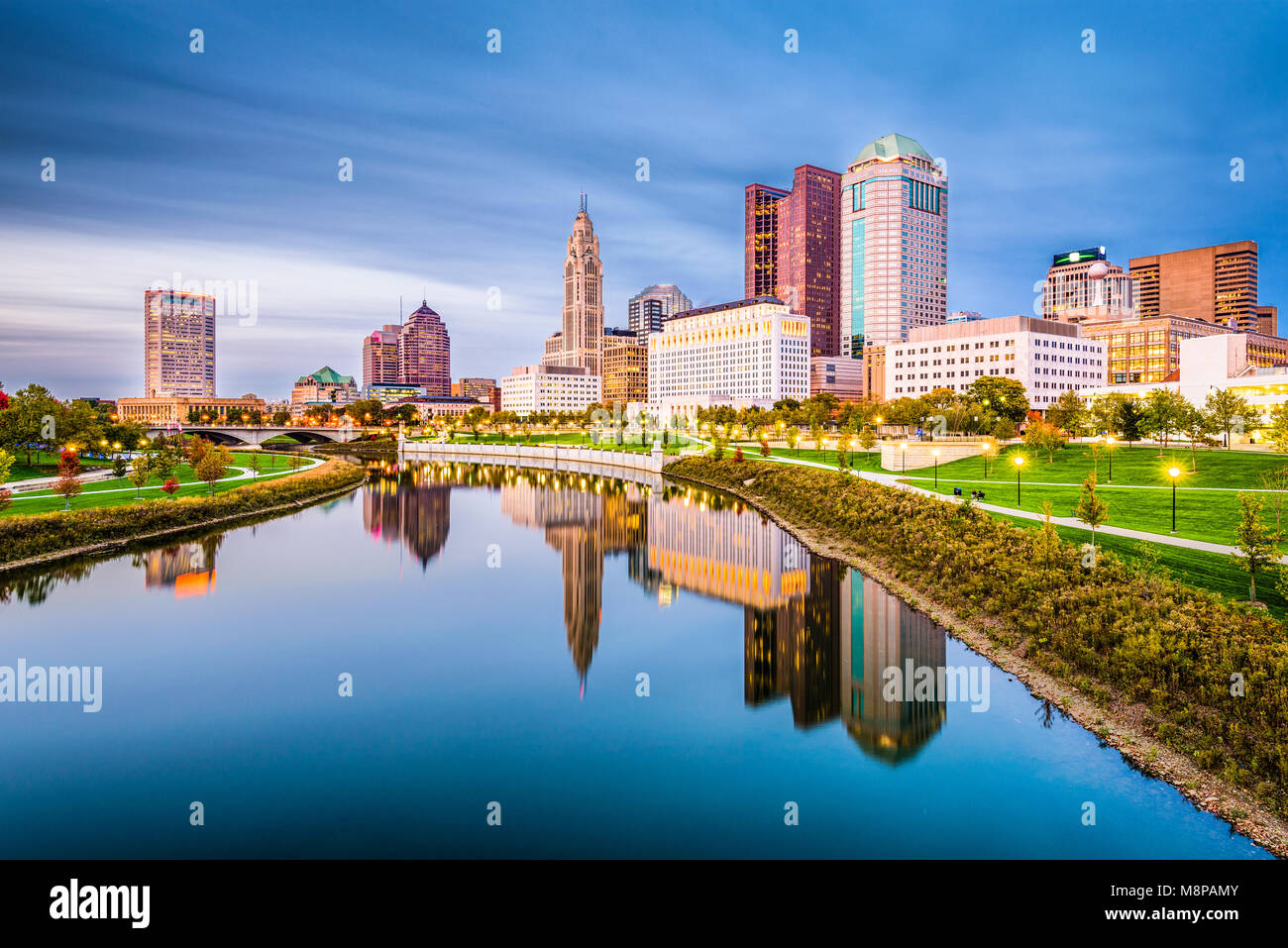 Columbus, Ohio, USA skyline on the river at dusk Stock Photo - Alamy