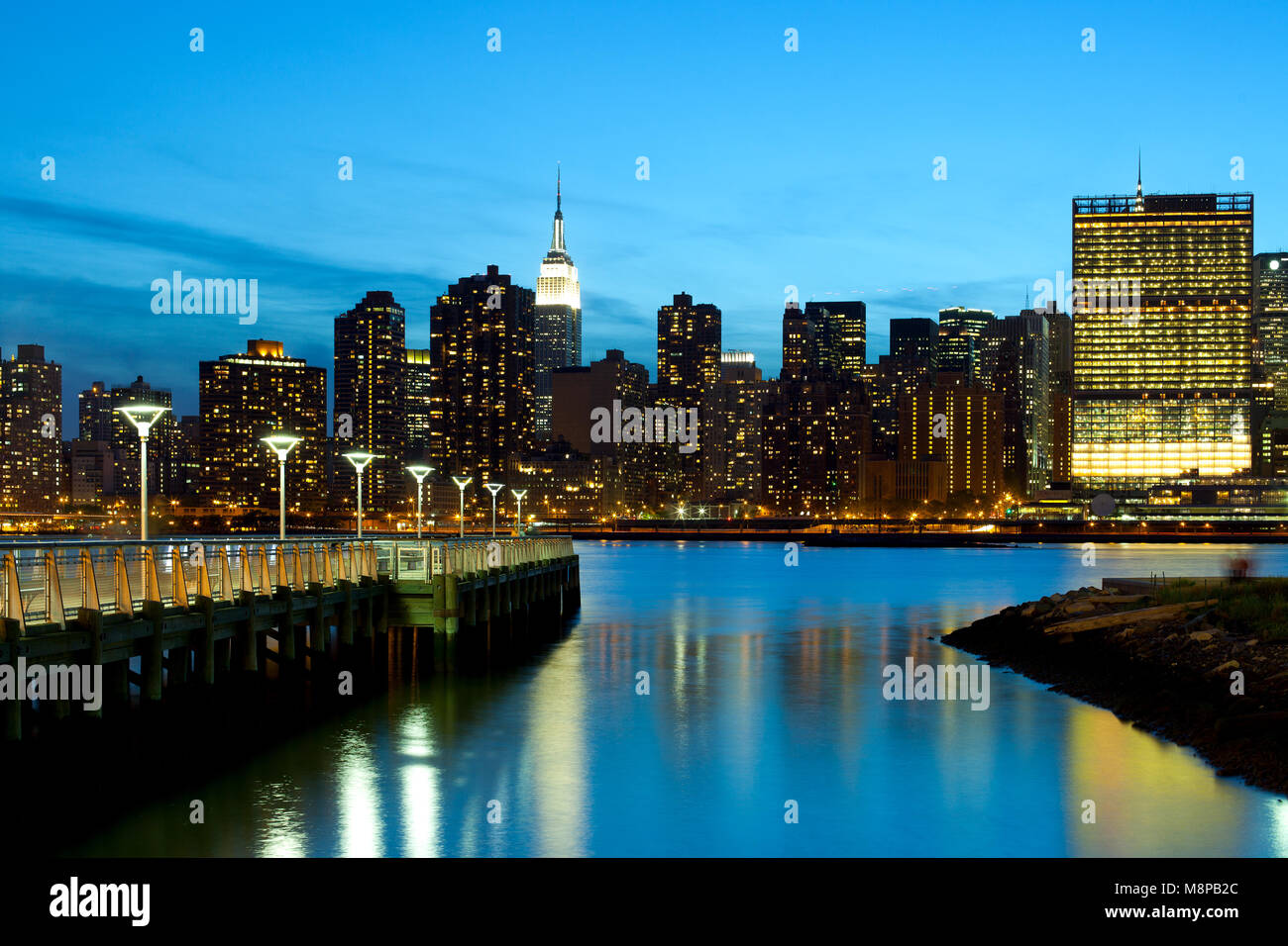 Gantry plaza state park long island city hi-res stock photography and ...