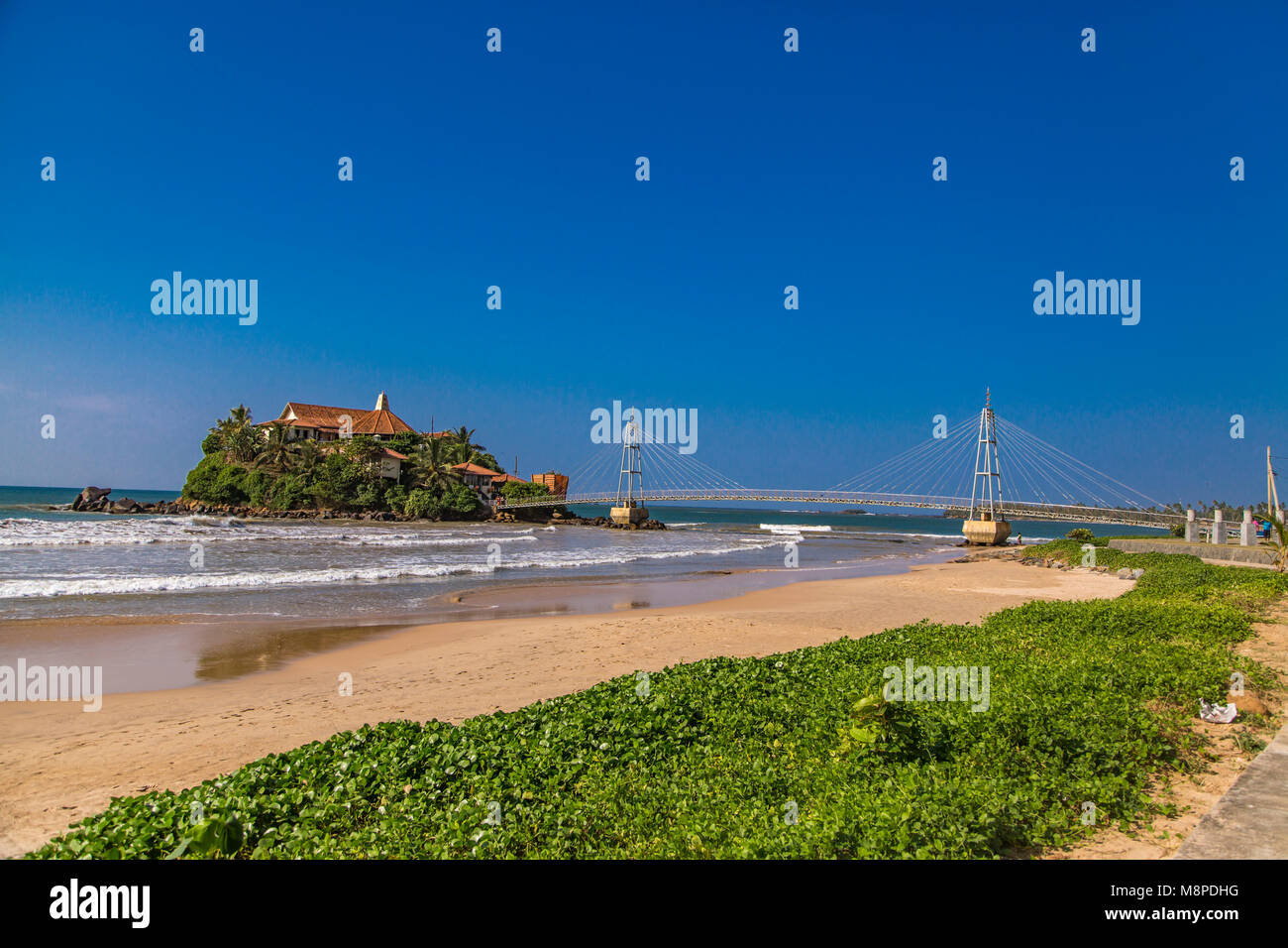 View at Paravi Duwa Temple in Matara, Sri Lanka Stock Photo - Alamy