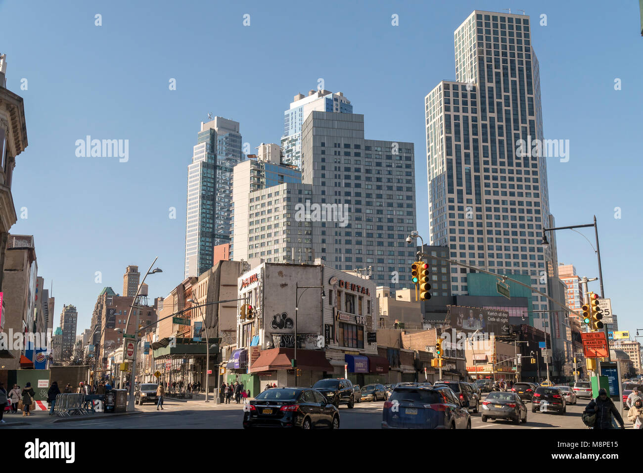 New development in Downtown Brooklyn in New York constrats with older ...