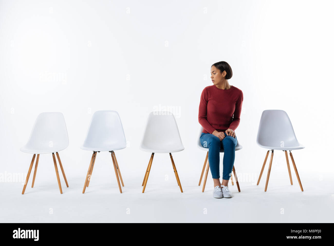 Women turning head hi-res stock photography and images - Alamy