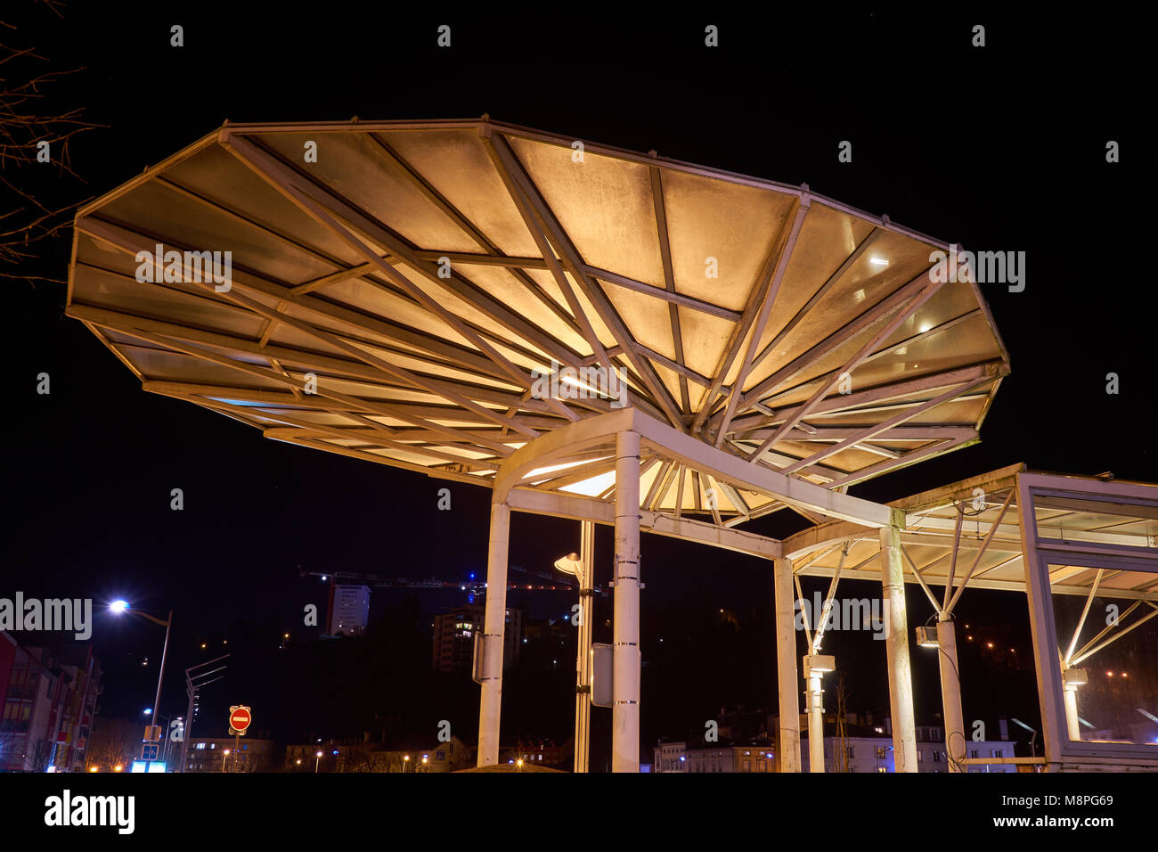 Architectural canopies hi-res stock photography and images - Alamy
