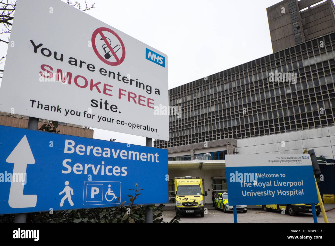 Nhs hospital ward signs hi-res stock photography and images - Alamy