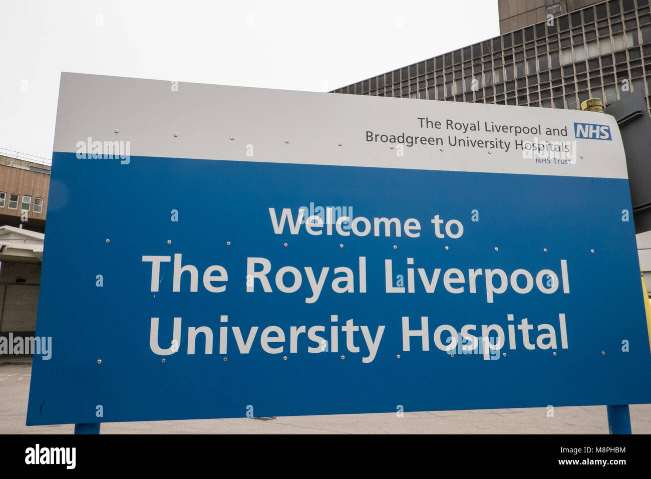 Uk royal hospital nhs care health patient patients hi-res stock ...