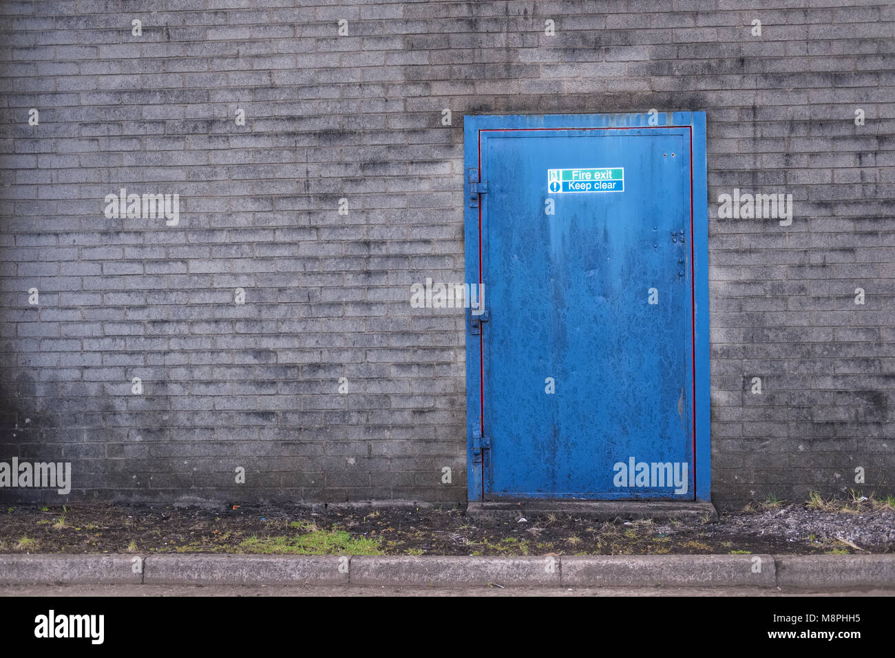 Emergency exit sign fire health safety hi-res stock photography and ...
