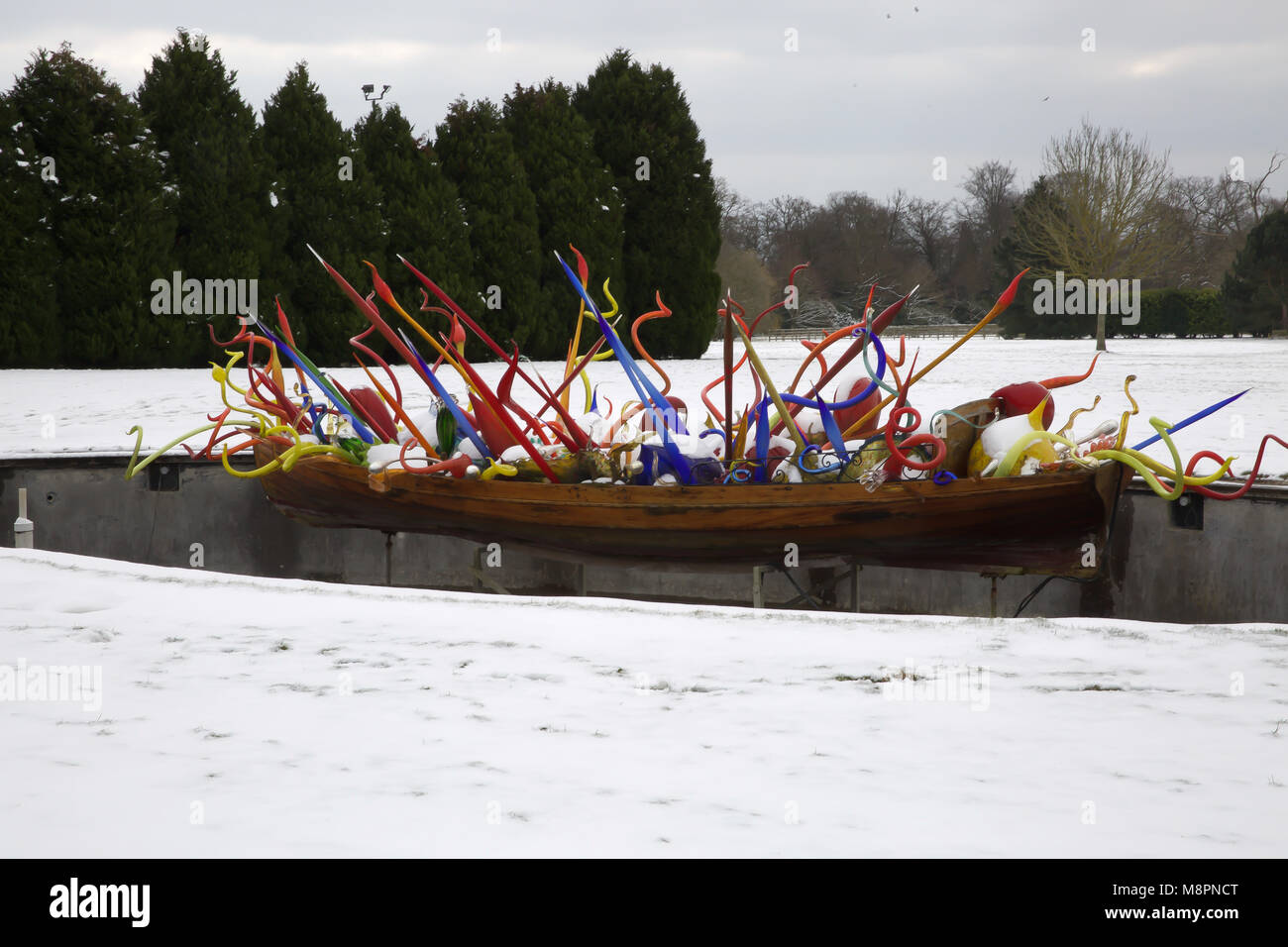 Dale chihuly glass boat hi-res stock photography and images - Alamy