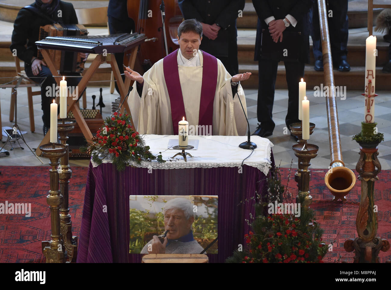 19 March 2018, Germany, Habach: The priest Peter Seidel holds the ...