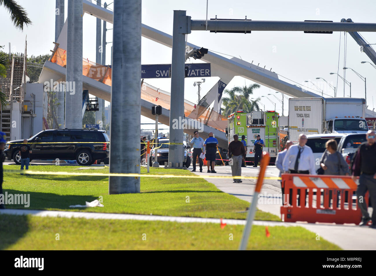 Miami bridge collapse hi-res stock photography and images - Alamy