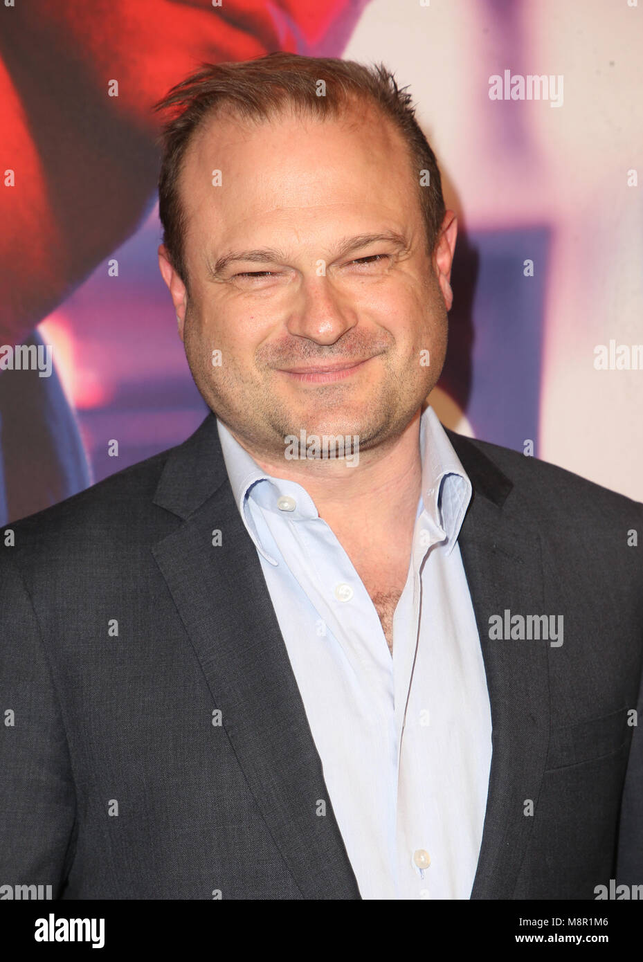 Brad simpson red carpet hi-res stock photography and images - Alamy