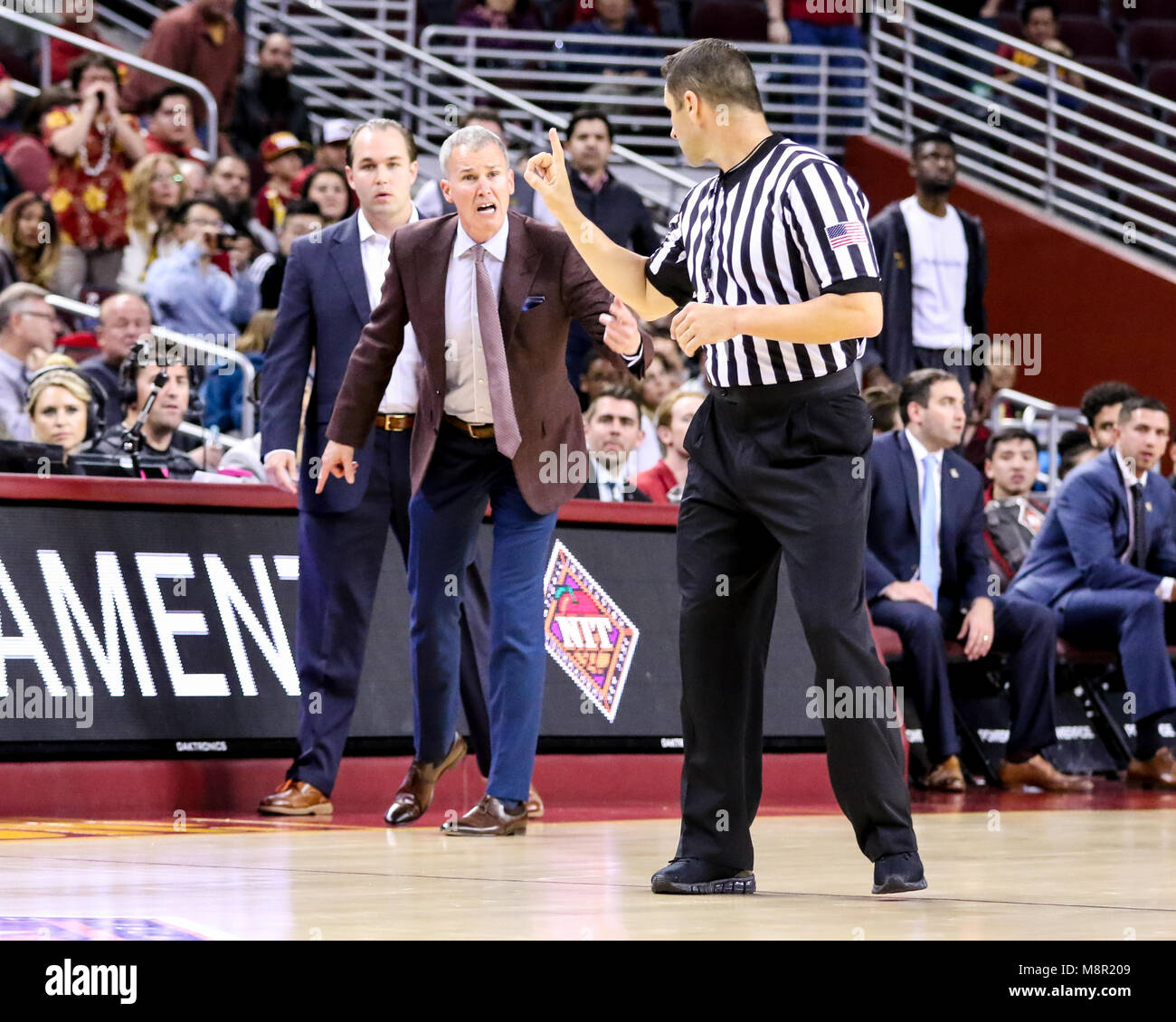 Basketball referee fight hi-res stock photography and images - Alamy