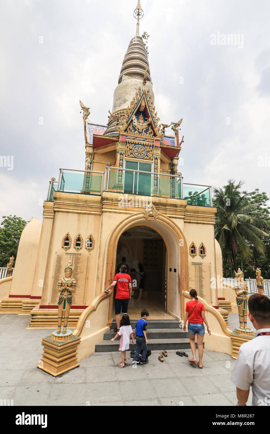 Buddhist chetawan temple hi-res stock photography and images - Alamy