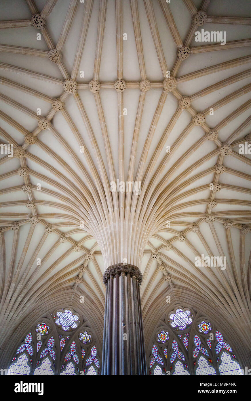 Light wells hi-res stock photography and images - Alamy