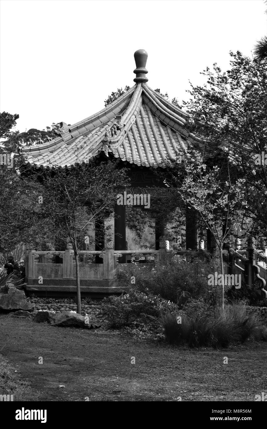 Chinese garden architecture in Black and White Stock Photos & Images ...
