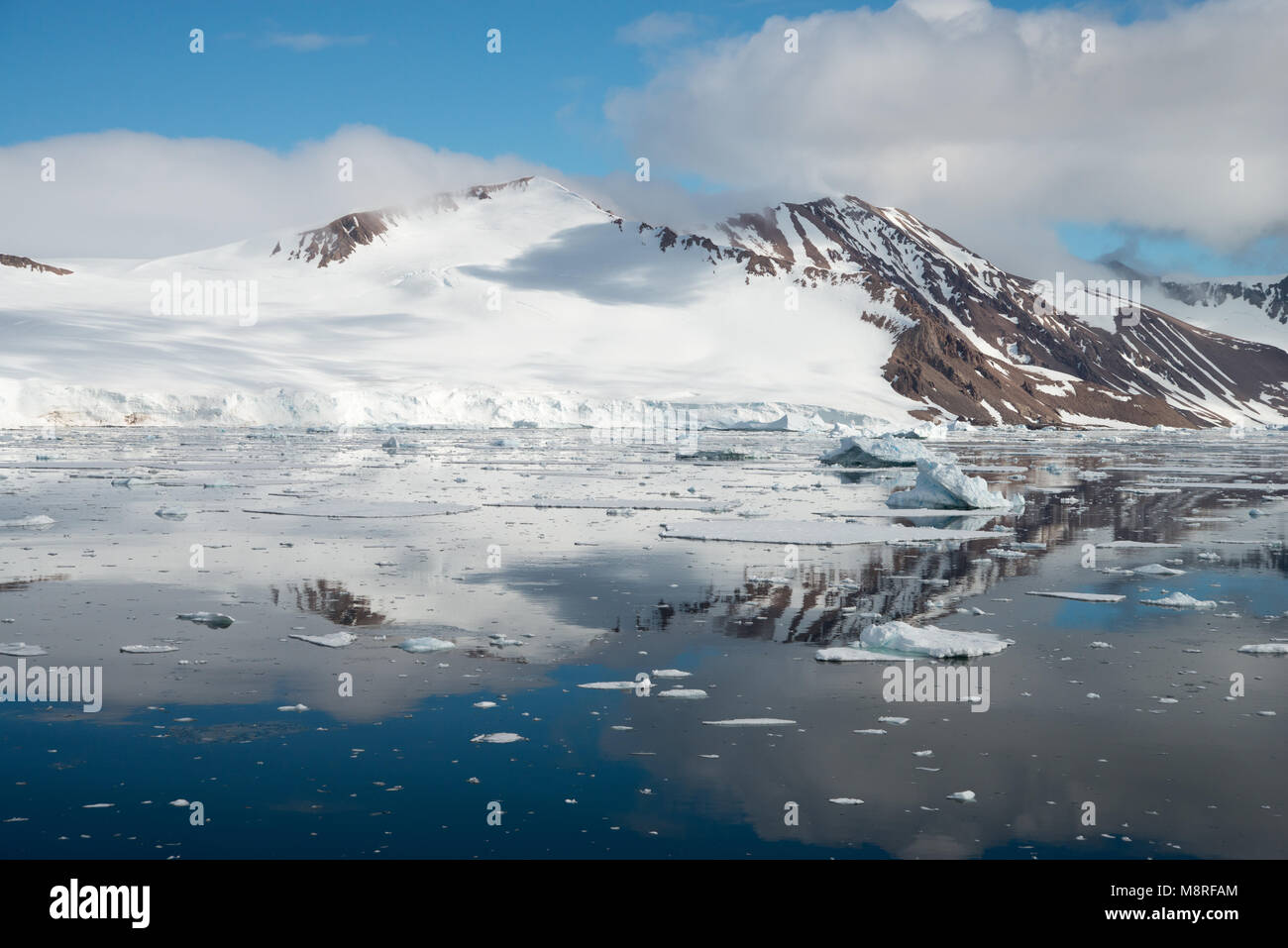 A beautiful frozen landscape scene in Antarctica Stock Photo - Alamy