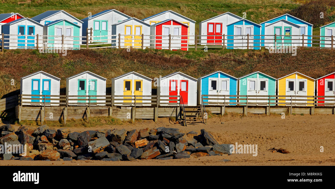 Beach huts summerleaze beach bude hi-res stock photography and images ...