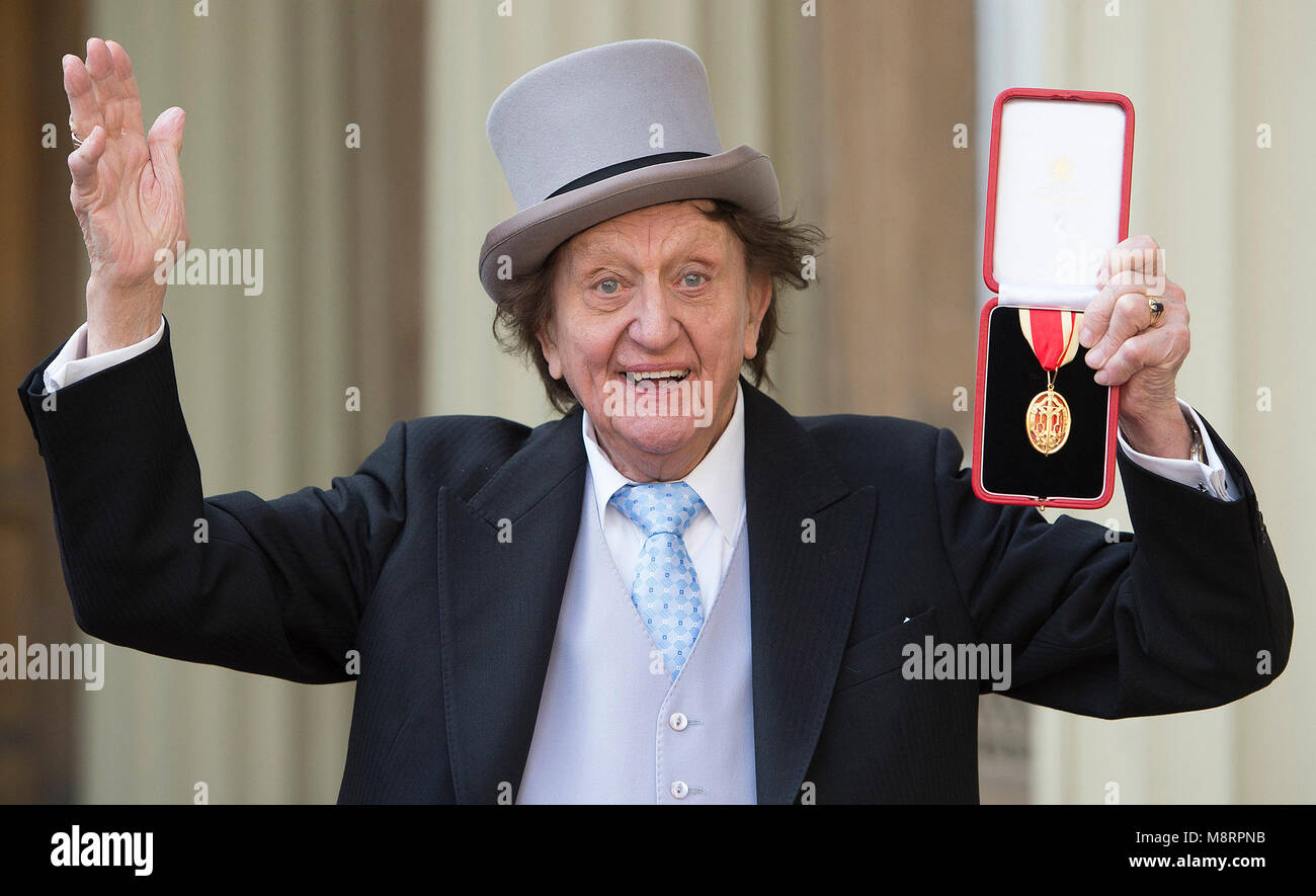 Knighthood ceremony hi-res stock photography and images - Alamy