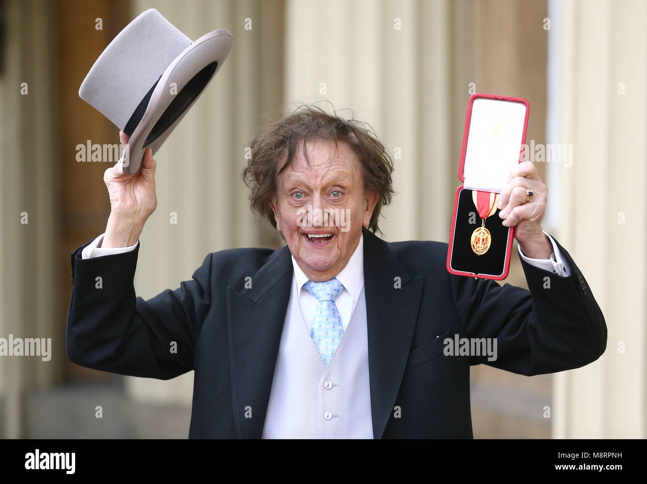Knighthood medal uk hi-res stock photography and images - Alamy