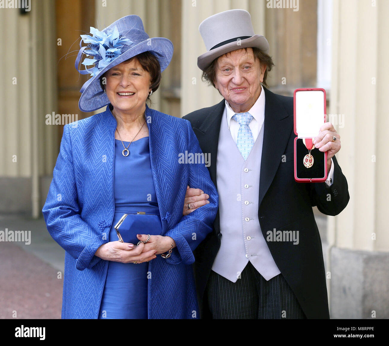 Knighthood medal uk hi-res stock photography and images - Alamy