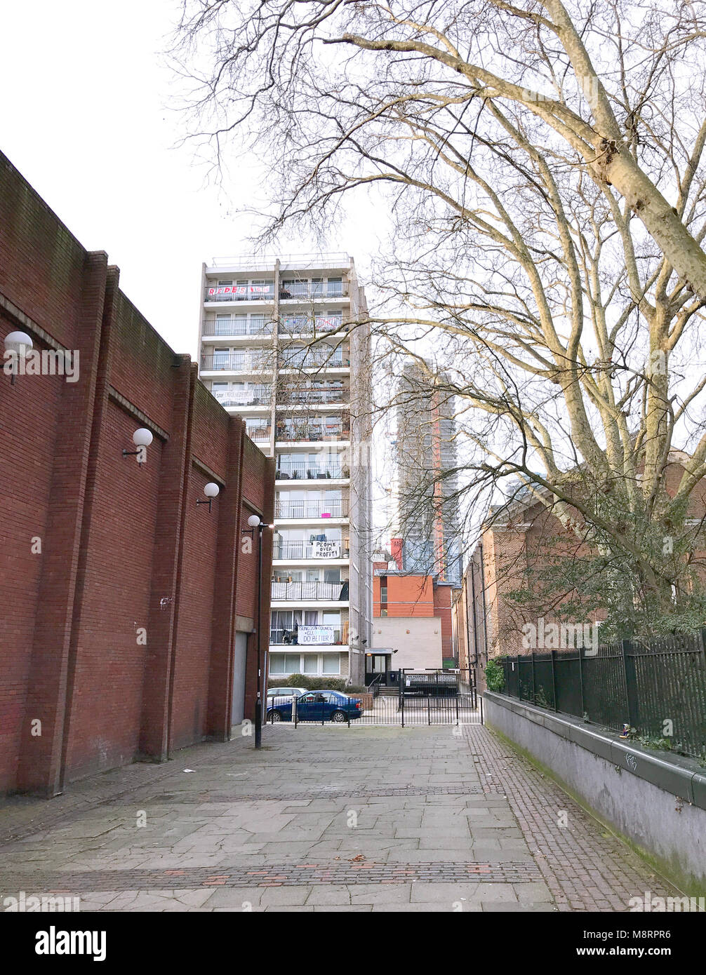 Islington council flats hi-res stock photography and images - Alamy