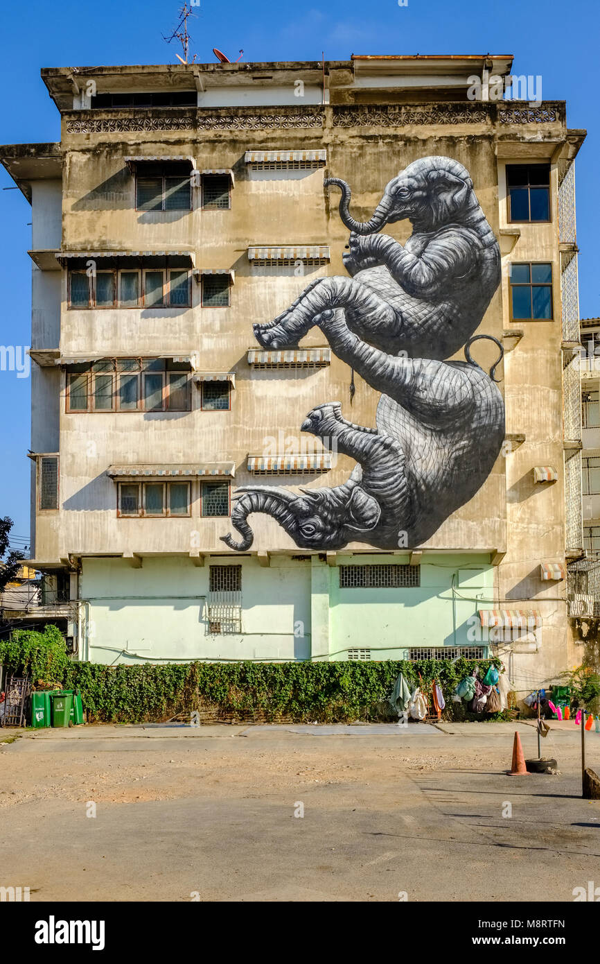 Elephant graffiti hi-res stock photography and images - Alamy