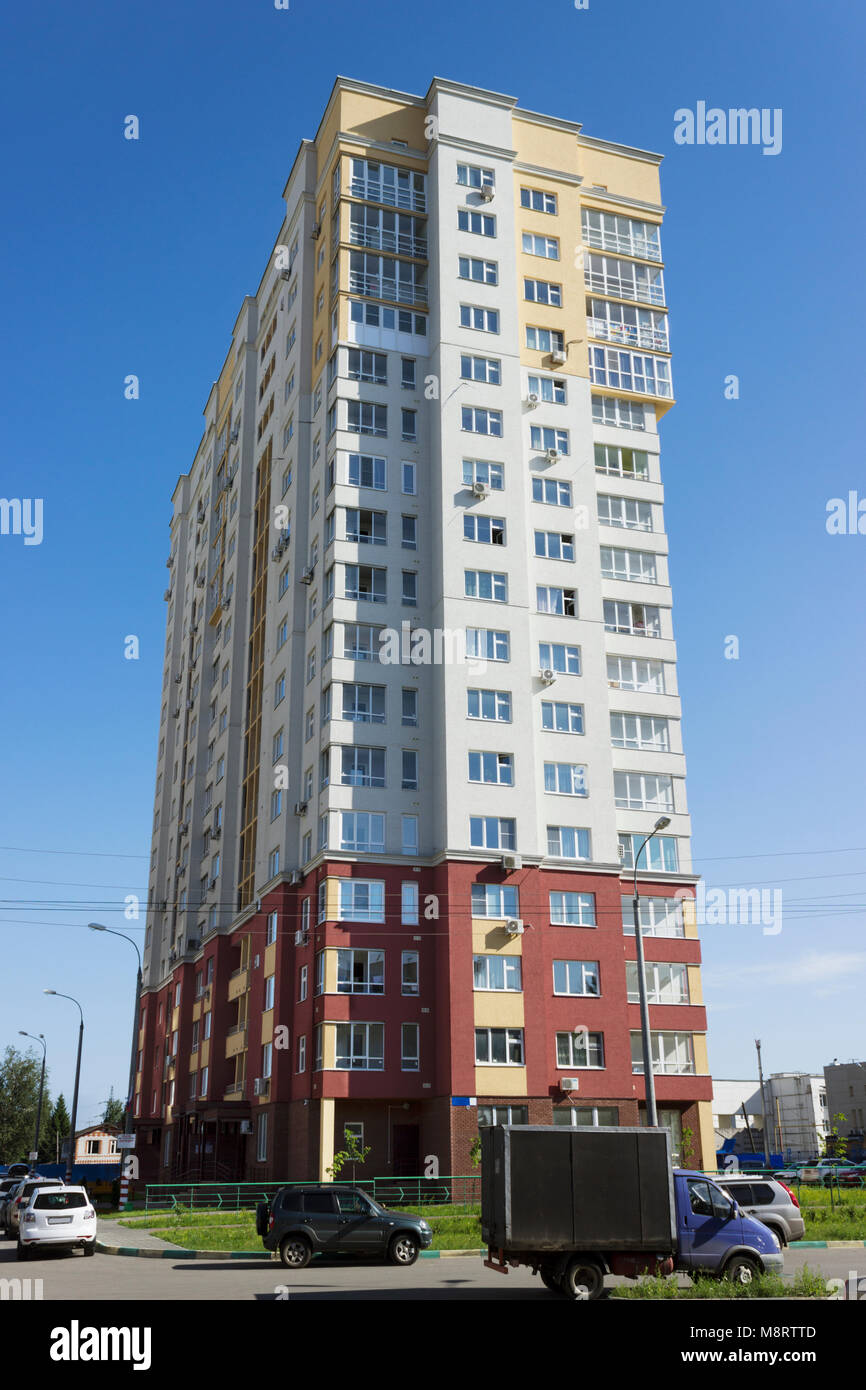 Modern multifamily home hi-res stock photography and images - Alamy