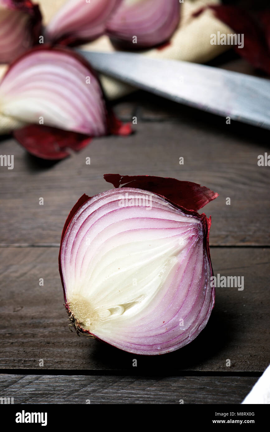 Fresh pink onions hi-res stock photography and images - Alamy