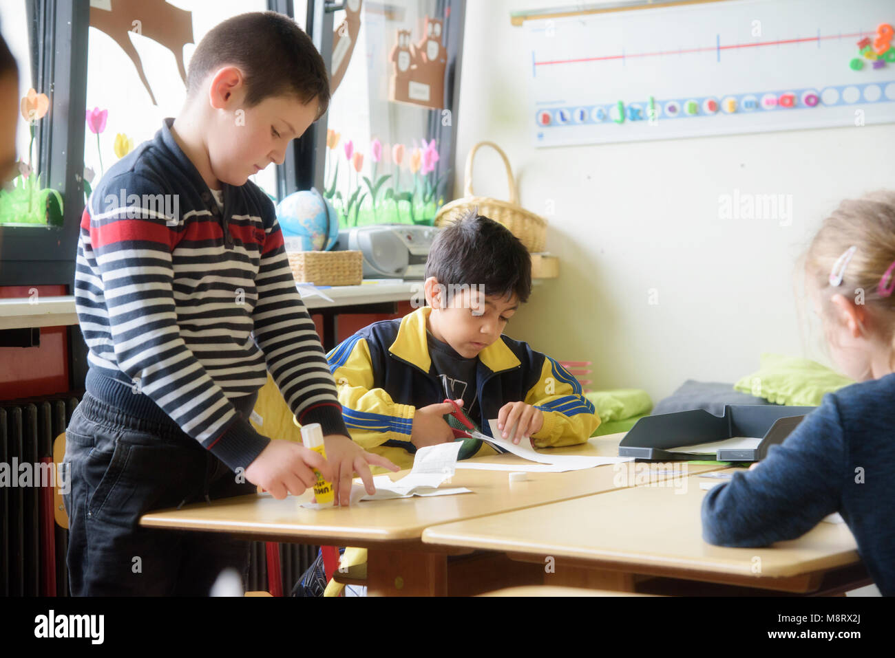 Alltag in der Grundschule Stock Photo - Alamy