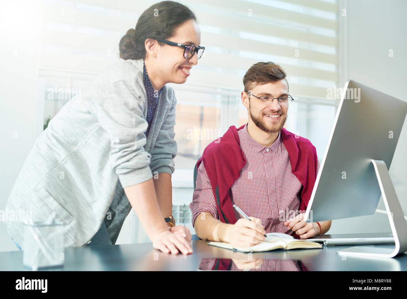 Male female corporate office employees hi-res stock photography and images - Alamy
