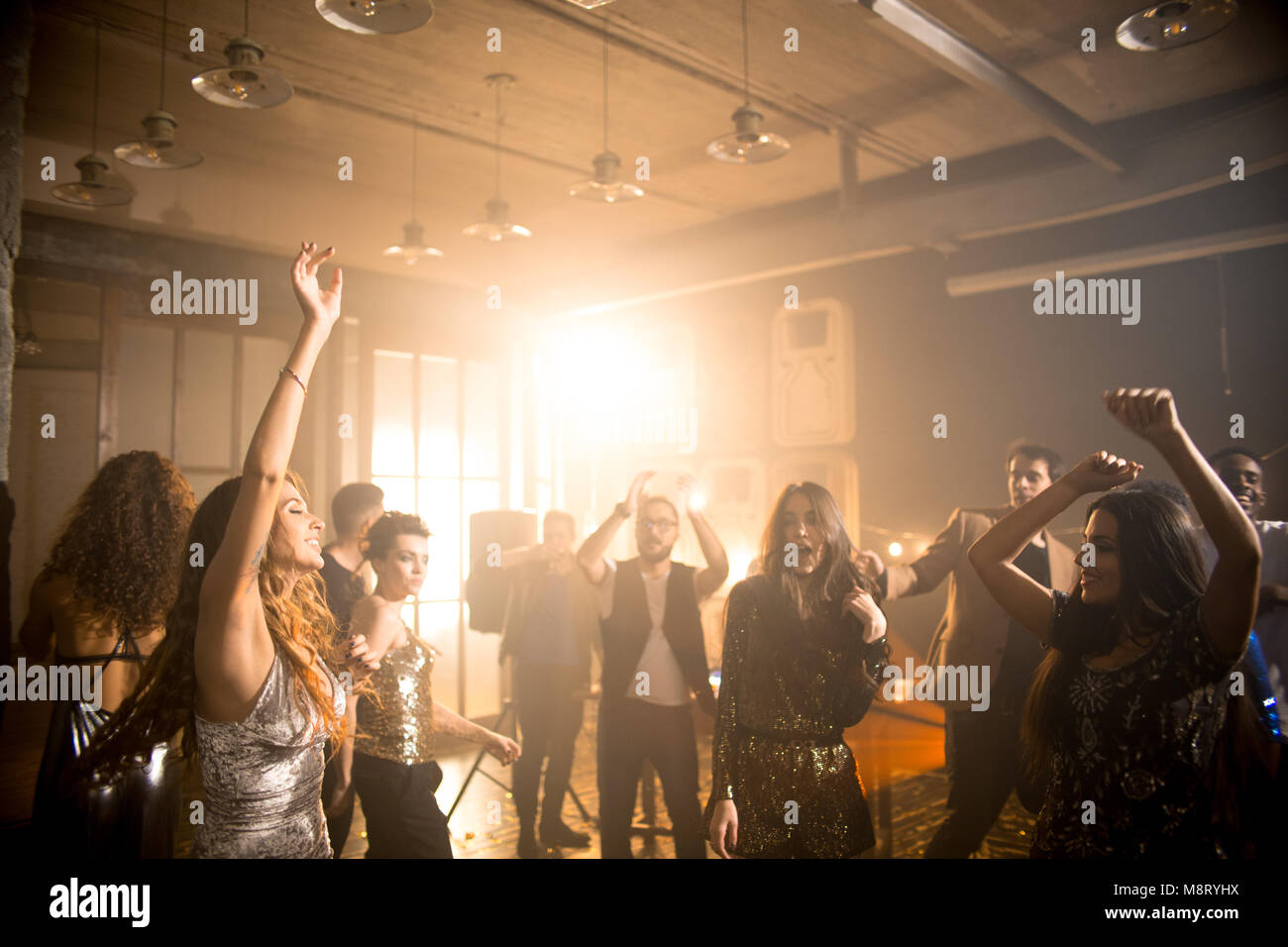 Night club crowd hi-res stock photography and images - Alamy