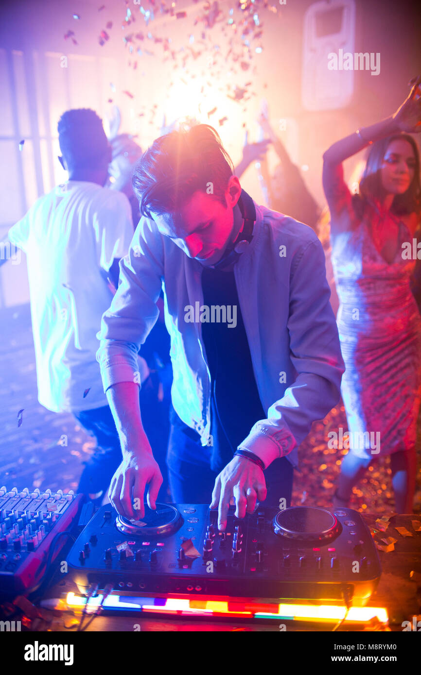 Modern night club hi-res stock photography and images - Alamy