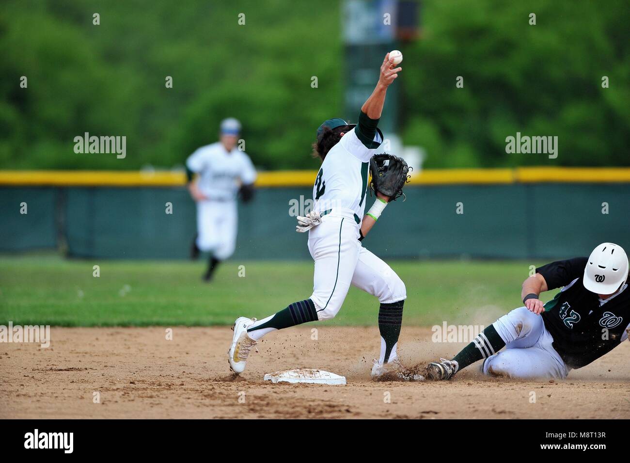 Relay runner hi-res stock photography and images - Alamy