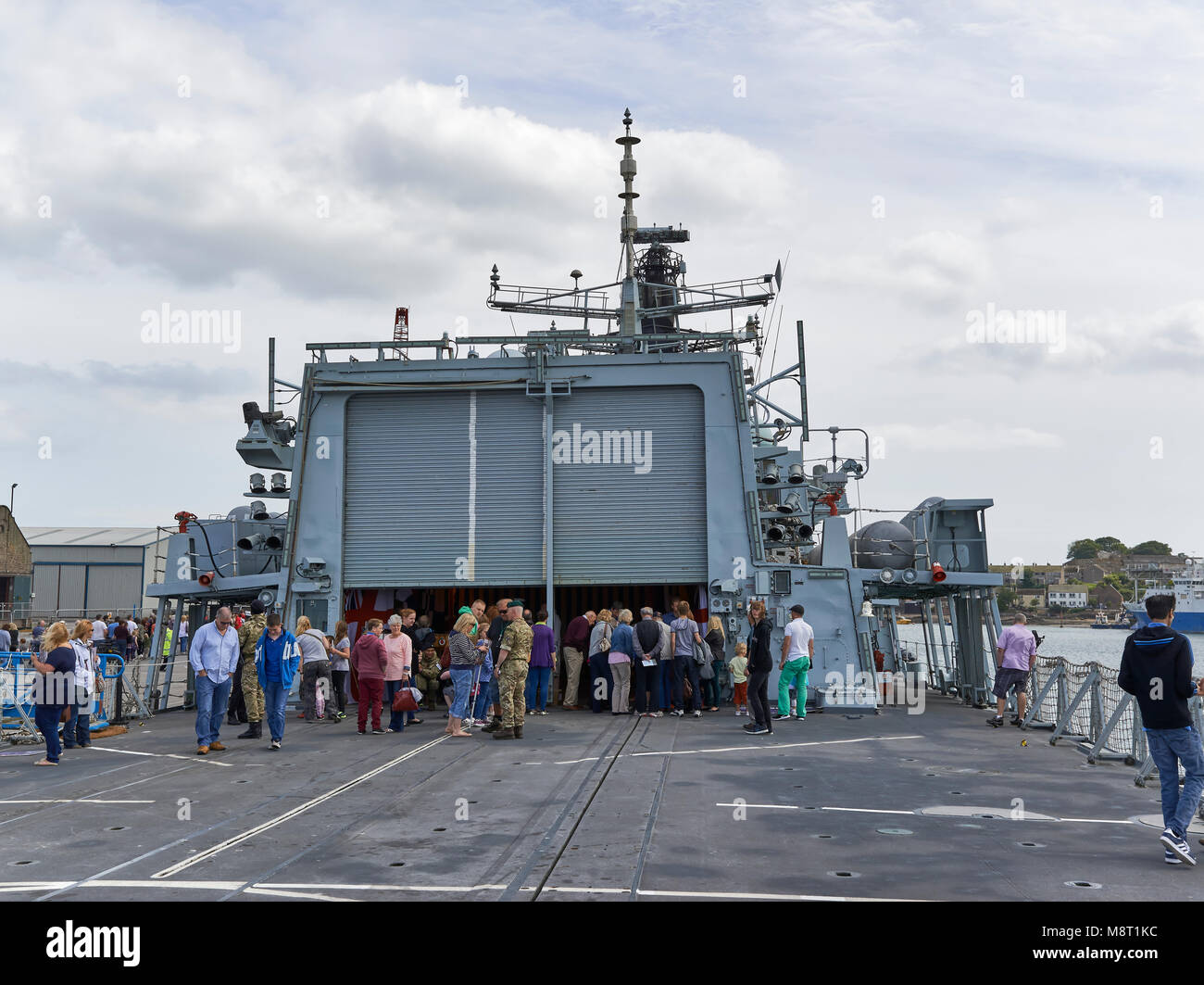 Hms montrose hi-res stock photography and images - Alamy