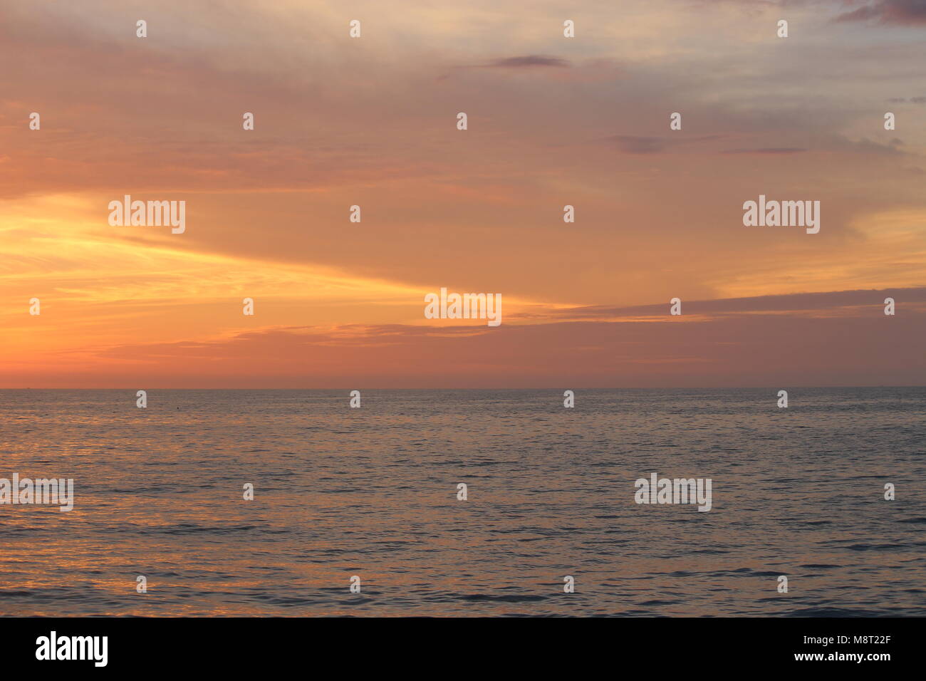 Pastel colored sunset hi-res stock photography and images - Alamy