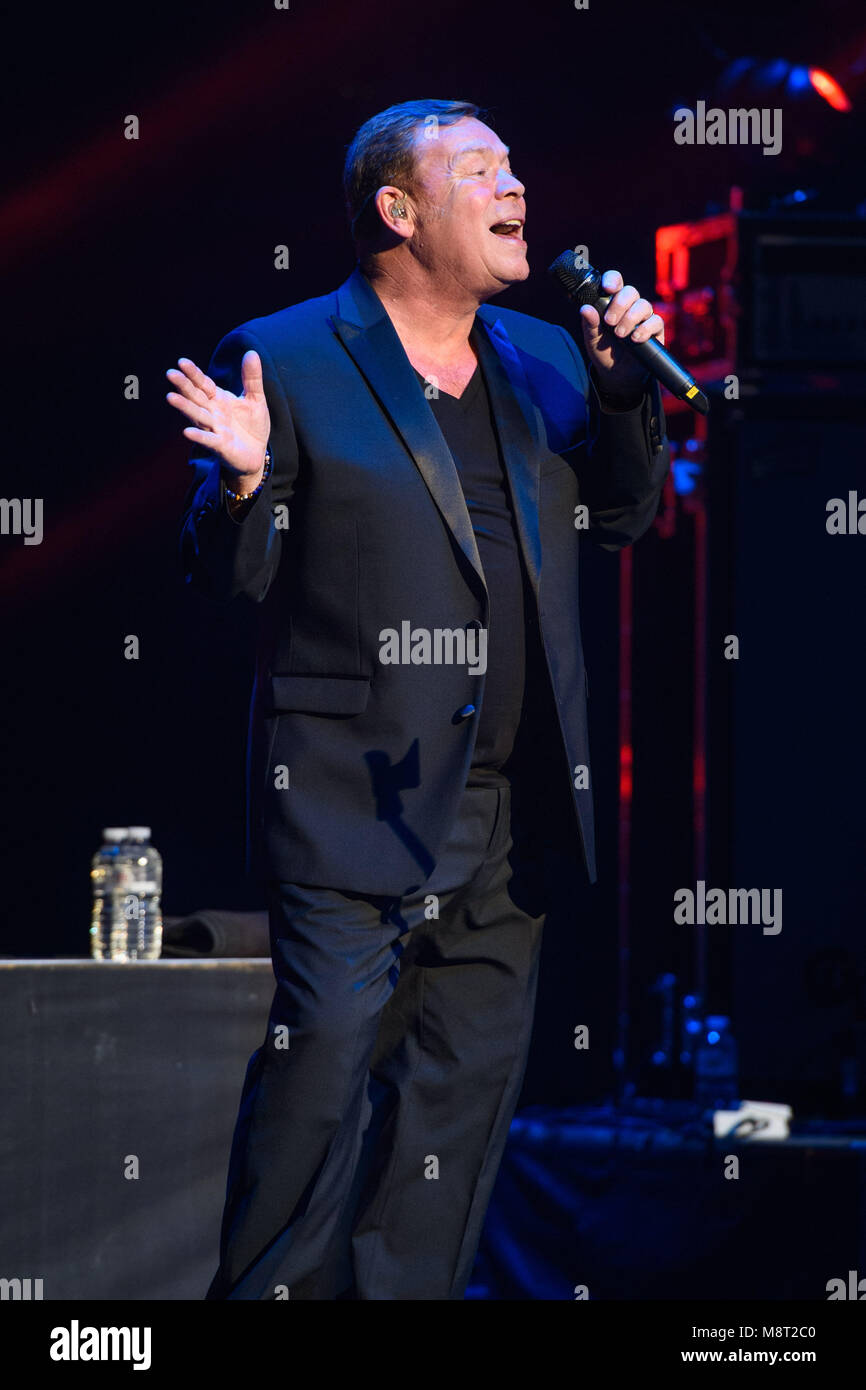Ali campbell ub40 concert hi-res stock photography and images - Alamy