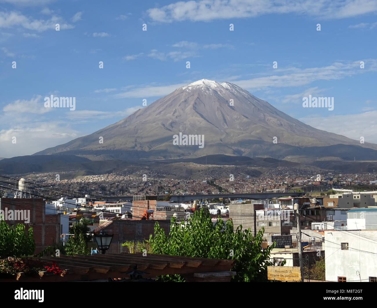 Misti volcano 5822 hi-res stock photography and images - Alamy