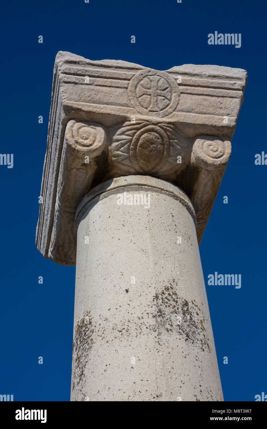 Roman pillars hi-res stock photography and images - Alamy