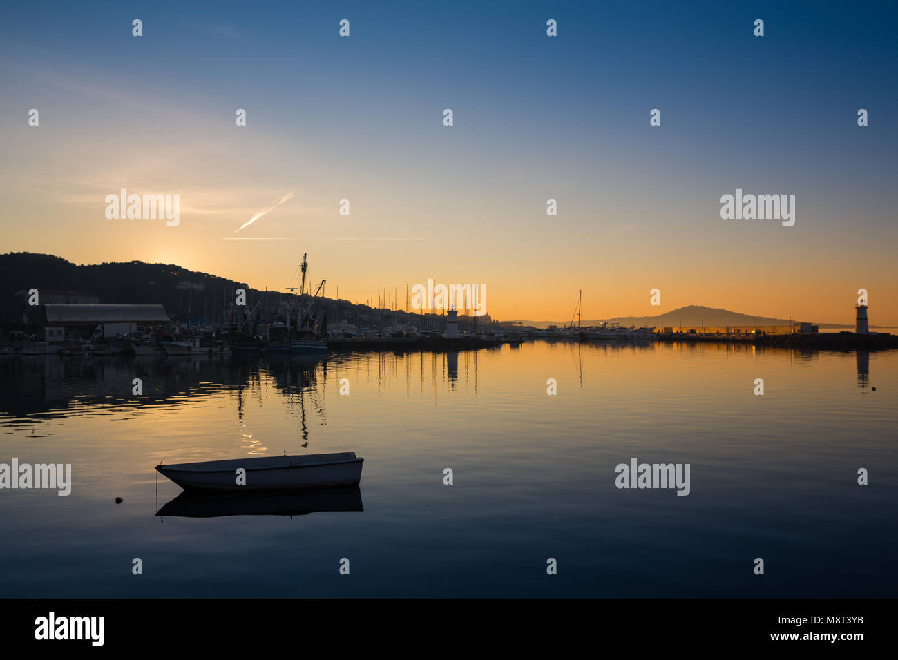 Rowboat sunset summer hi-res stock photography and images - Alamy