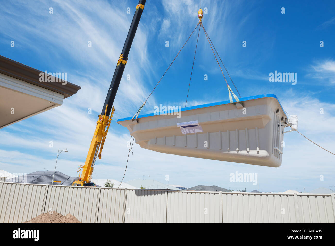 Installation crane High Resolution Stock Photography and Images - Alamy